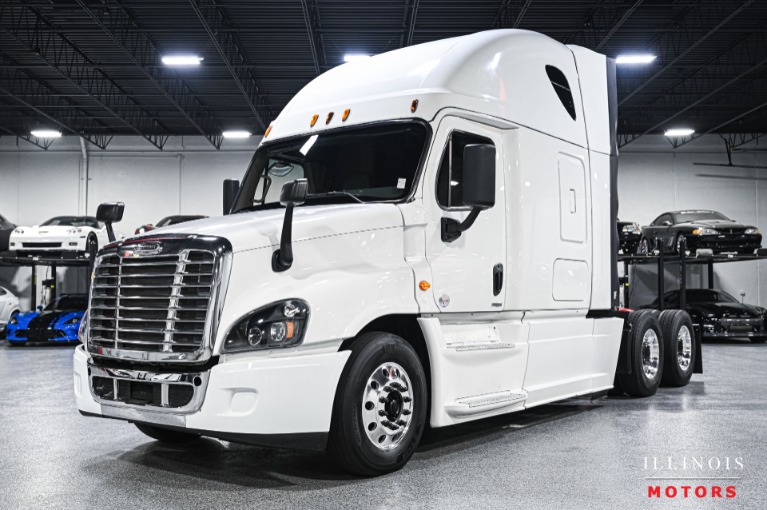 Freightliner Cascadia Evolution White